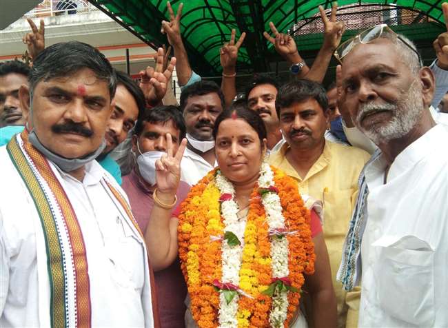 Block Pramukh Election in Varanasi : वाराणसी में ब्लाक प्रमुख की चार ...