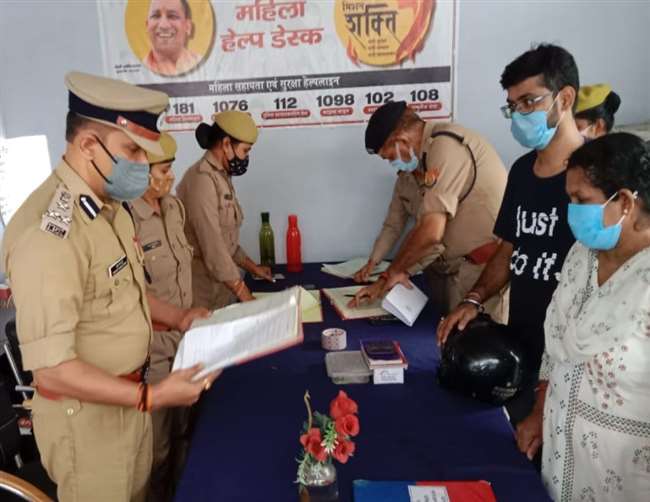 अपर पुलिस आयुक्‍त वाराणसी पुलिस कमिश्‍नरेट सुभाष चंद्र दुबे ने दशाश् ...