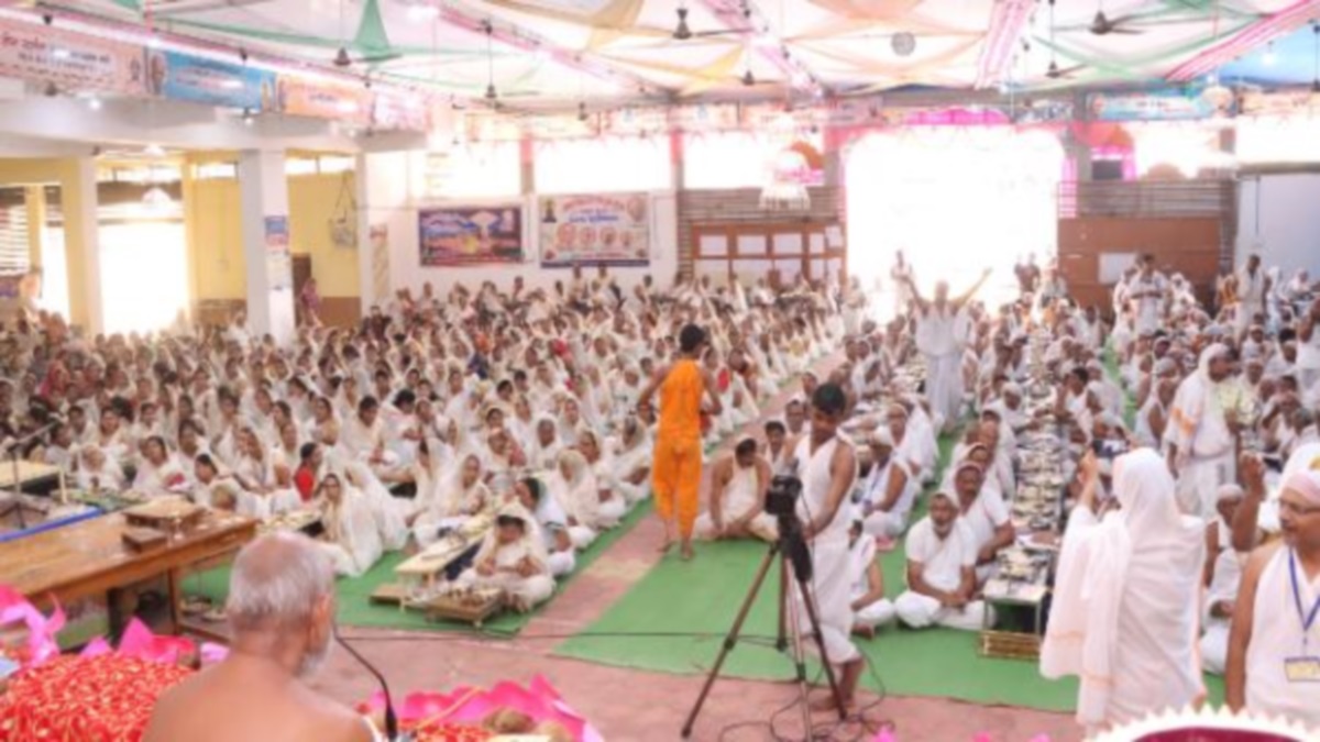Paryushan Parv 2022: जैन समाज के लोगों ने रखा अनोखा 'डिजिटल-उपवास ...