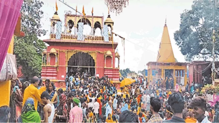 प्रखंड पर्यटन दर्शनीय बिहार : देवकुंड मंदिर परिसर में विराजीं ग्राम ...