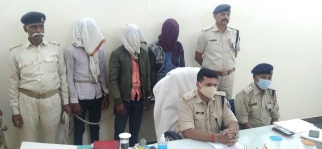 सुनील हत्याकांड में शामिल तीन आरोपित गिरफ्तार, कट्टा बरामद - Three ...