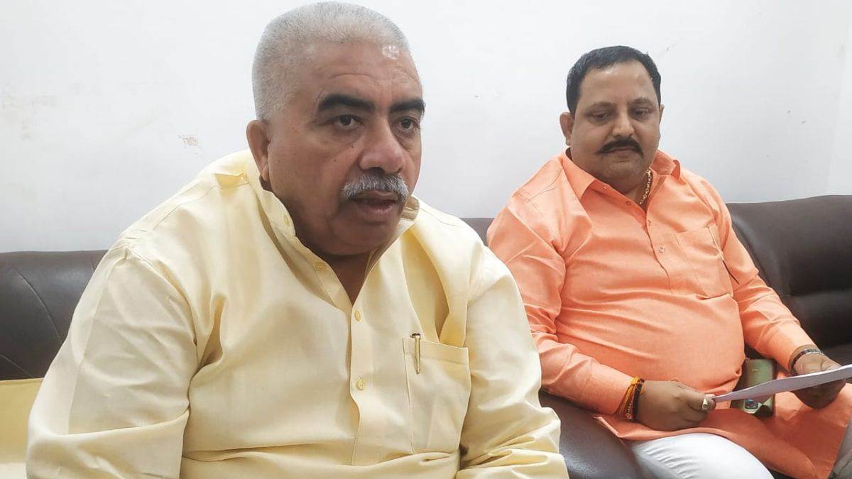 MSME मंत्री राकेश सचान बोले- उत्तरप्रदेश में तीन टेक्सटाइल पार्क किए ...