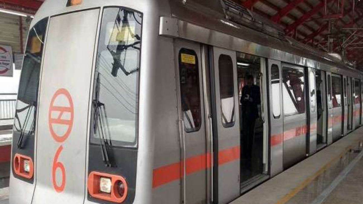 Delhi Metro News: दिल्ली मेट्रो के लाखों यात्रियों को राहत, रेड लाइन पर ...