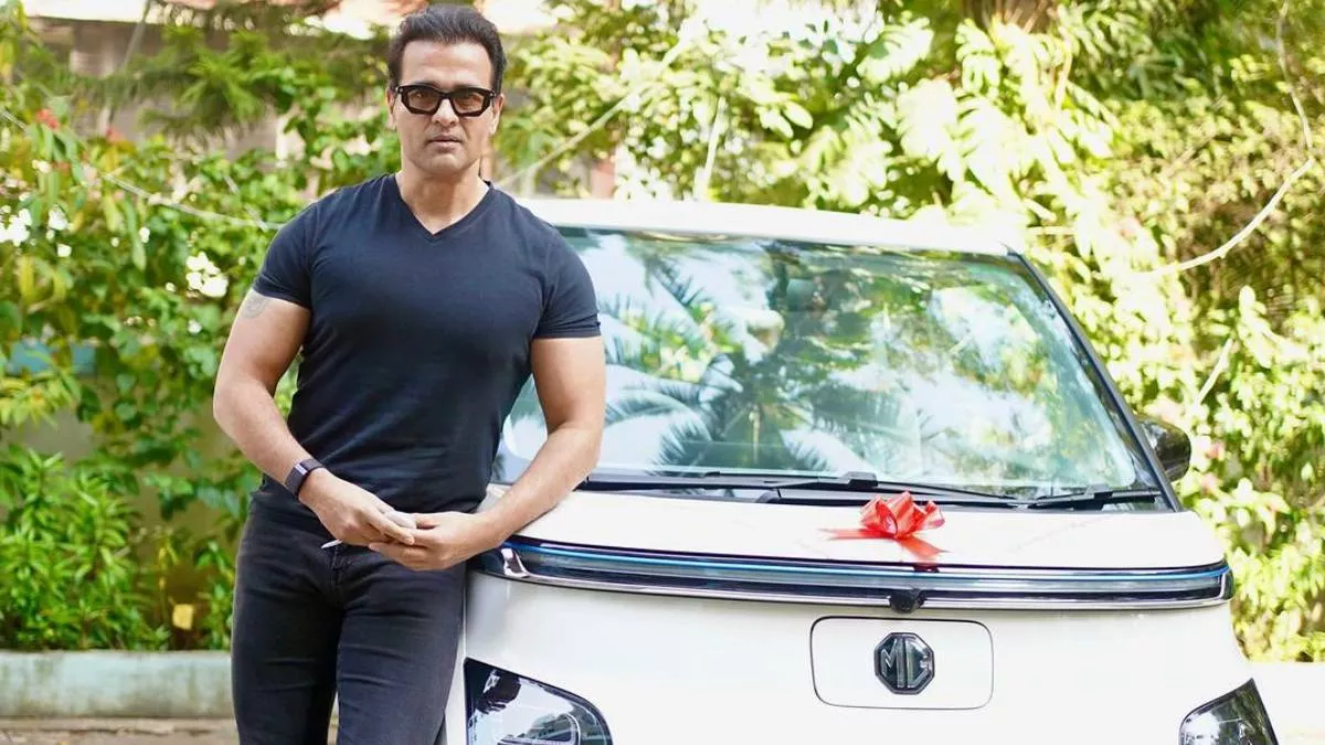 Rohit Roy ने खरीदी भारत की सबसे छोटी गाड़ी, इलेक्ट्रिक कार की कीमत ...