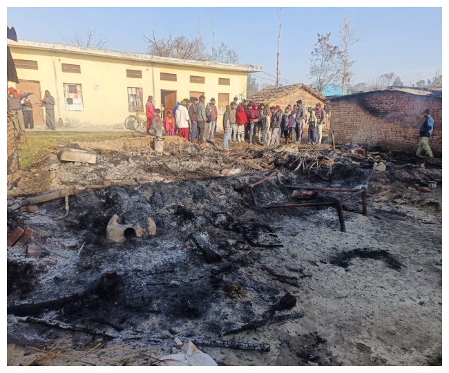 Una Fire News: झुग्गियों में आग लगने से चार की मौत, एक ही परिवार के तीन ...