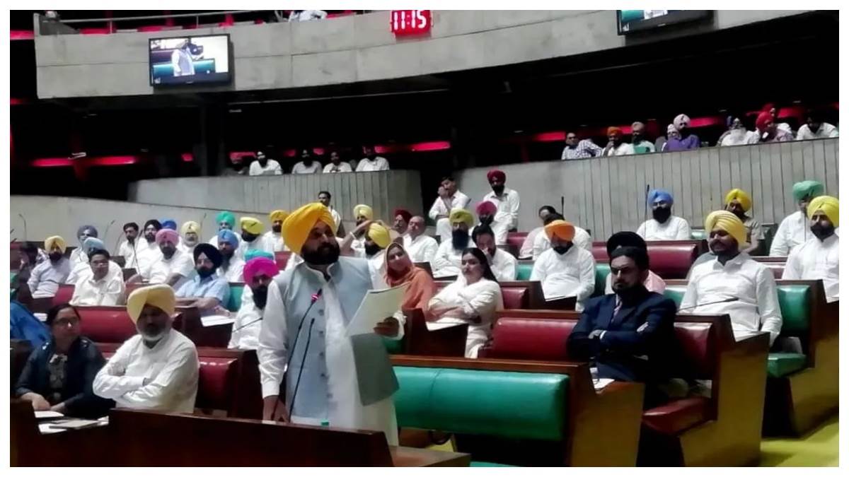 Chandigarh News: सिद्धू मूसेवाला के मुद्दे पर कांग्रेस का वॉक आउट ...