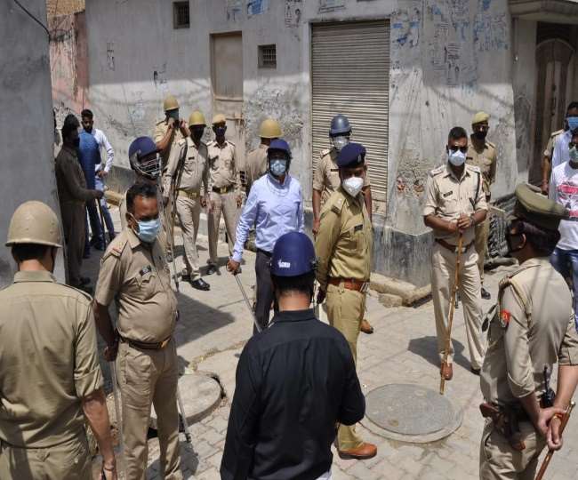 Hapur: चोरी के मामले में दबिश देने गई पुलिस पर पथराव, मौका देख आरोपी ...