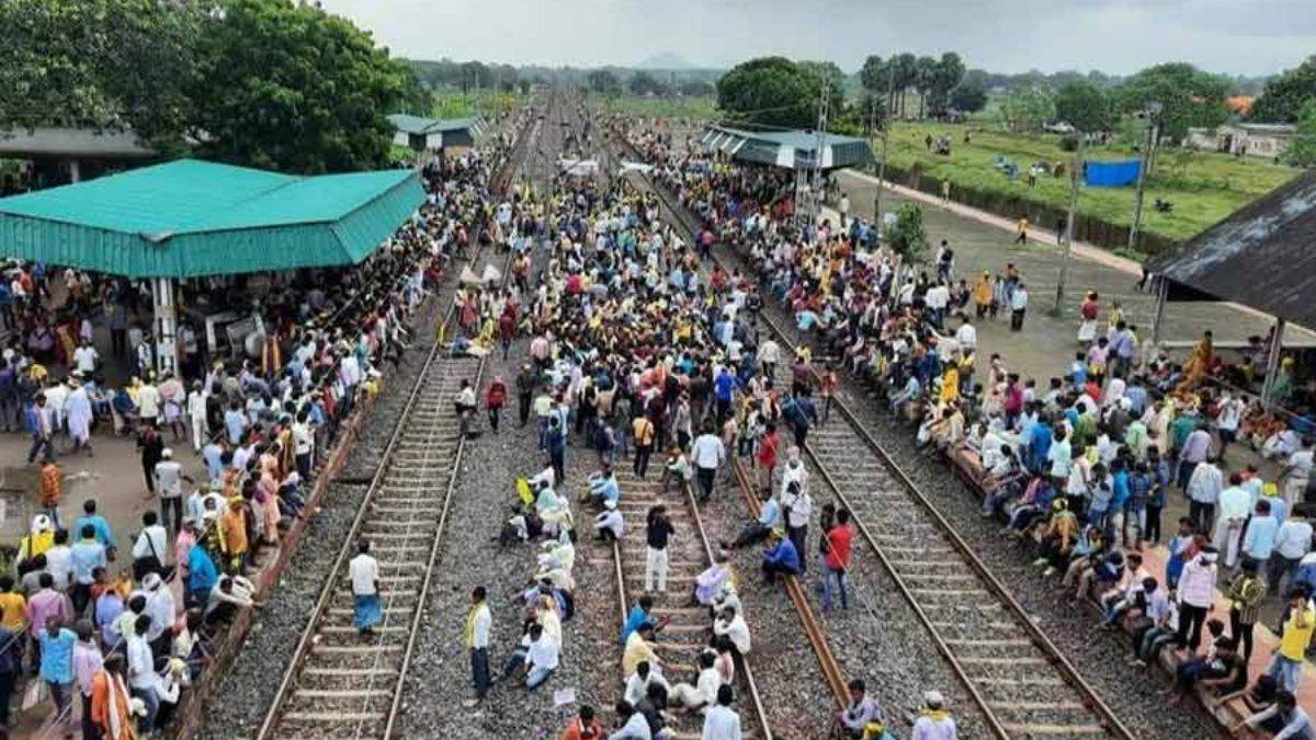 Dhanbad:कुड़मी आंदोलन खत्म होते ही रेलवे ने की 8 ट्रेनों की घोषणा, खेमासुली व कोटशिला में ...
