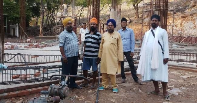पानी की हो रही कमी से गुरुद्वारा का निर्माण अधर में