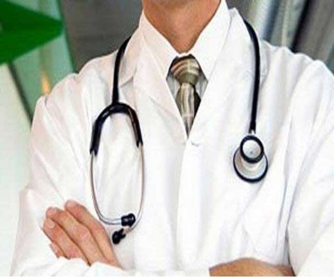 Coronavirus: AIIMS के डॉक्टर ने कोरोना मरीज बचाने को दांव पर लगा दी जान ...