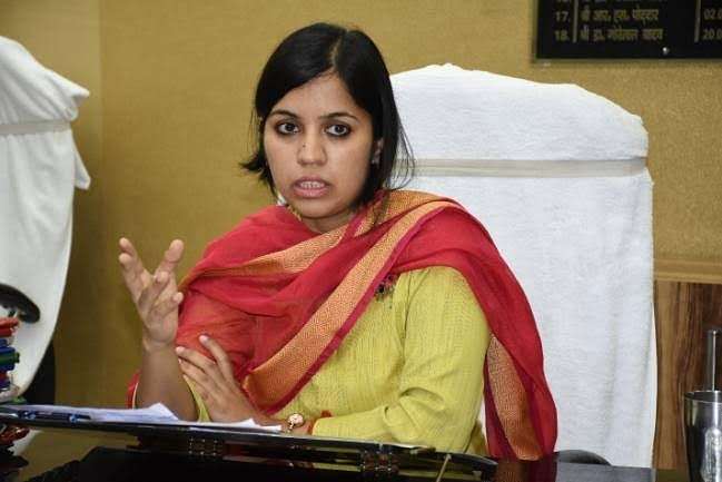 नवादा की नई डीएम बनीं उदिता सिंह, गौरव मंगला बनें पुलिस कप्तान, जिले की ...