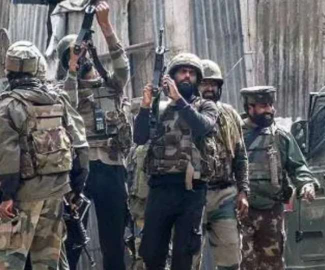Shopian Encounter Update : एक मकान में छिपे हैं तीनों आतंकवादी, आसपास ...
