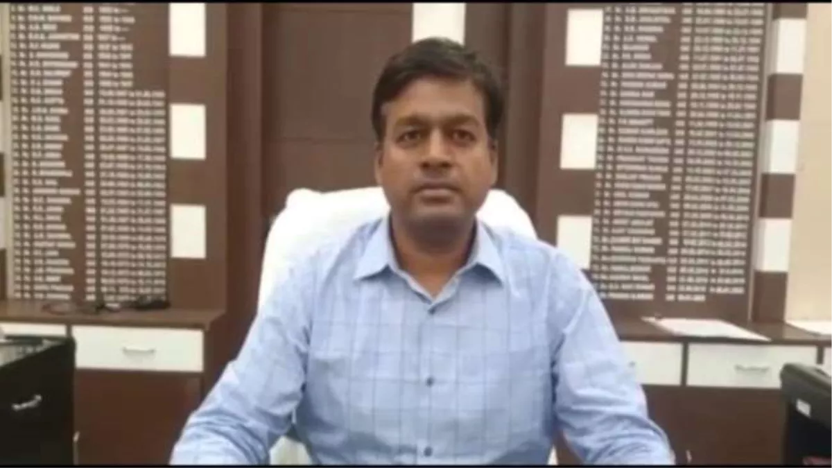 आगरा के सभी धार्मिक स्थलों का तैयार होगा ब्यौरा, डीएम ने दिए निर्देश ...