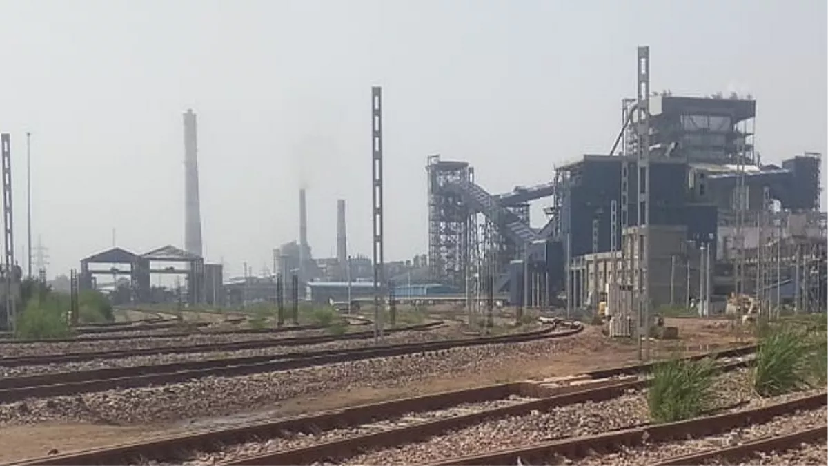 अलीगढ़ में कासिमपुर पावर हाउस की दो कंपनियों ने लेबर सप्लायर के लाखों ...