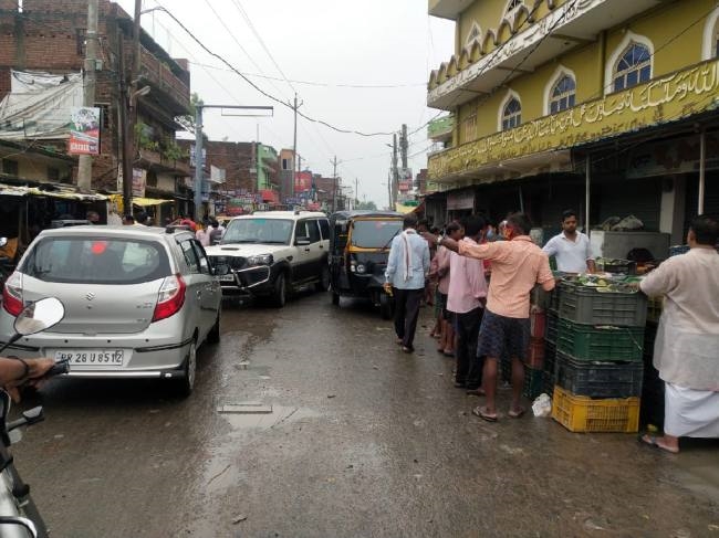खुद के साथ औरों को भी संकट डाल रहे यहां के लोग - People here are ...