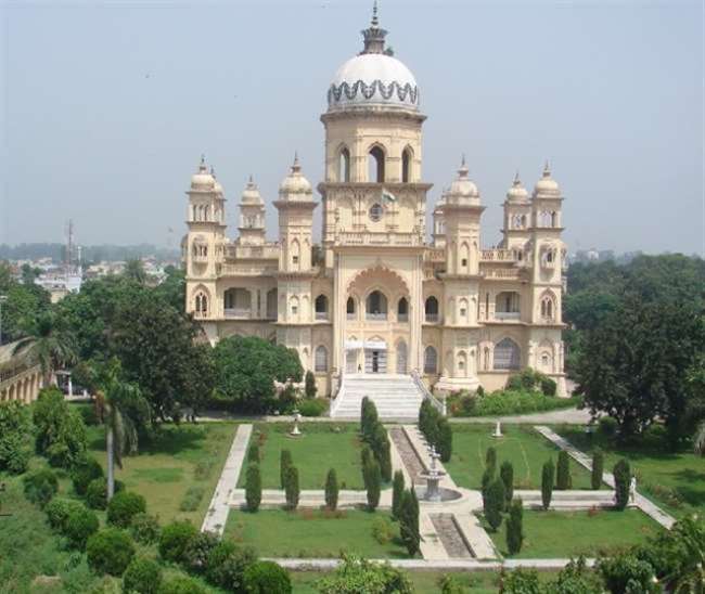 बड़े काम की है रामपुर की रजा लाइब्रेरी, घर बैठे ही शोधकर्ताओं को दे रही ...