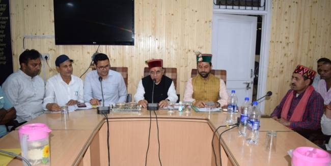 लोक निर्माण विभाग को सड़कें सुचारू रखने के निर्देश - Instructions given ...