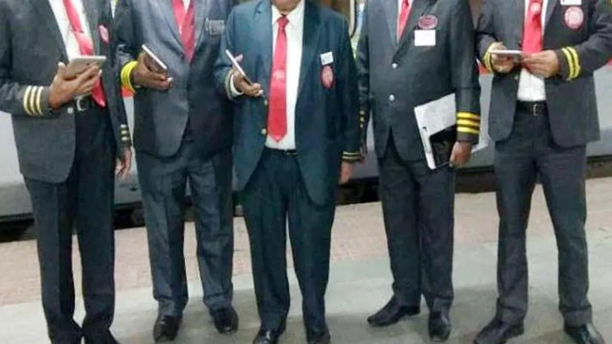 Indian Railways: आज से राजधानी ट्रेन में टीटीई, हैंड हेल्ड डिवाइस से ...