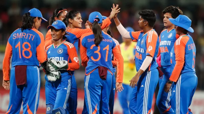 IND W vs SA W: भारतीय महिला टीम ने साउथ अफ्रीका को 10 विकेट से हराया, पूजा वस्त्राकर बनी प्‍लेयर ...