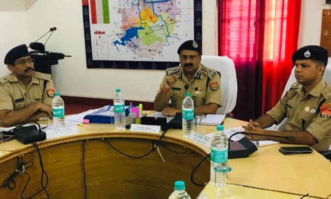पुलिस की तैयारियों की डीआइजी ने की समीक्षा - DIG reviews police ...