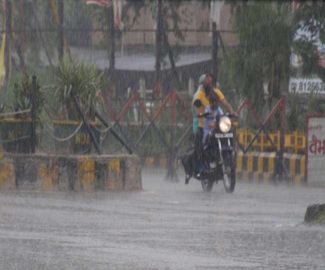 Meerut Weather Forecast बदला मौसम का मिजाज झमाझम बारिश ने दी गर्मी और ...