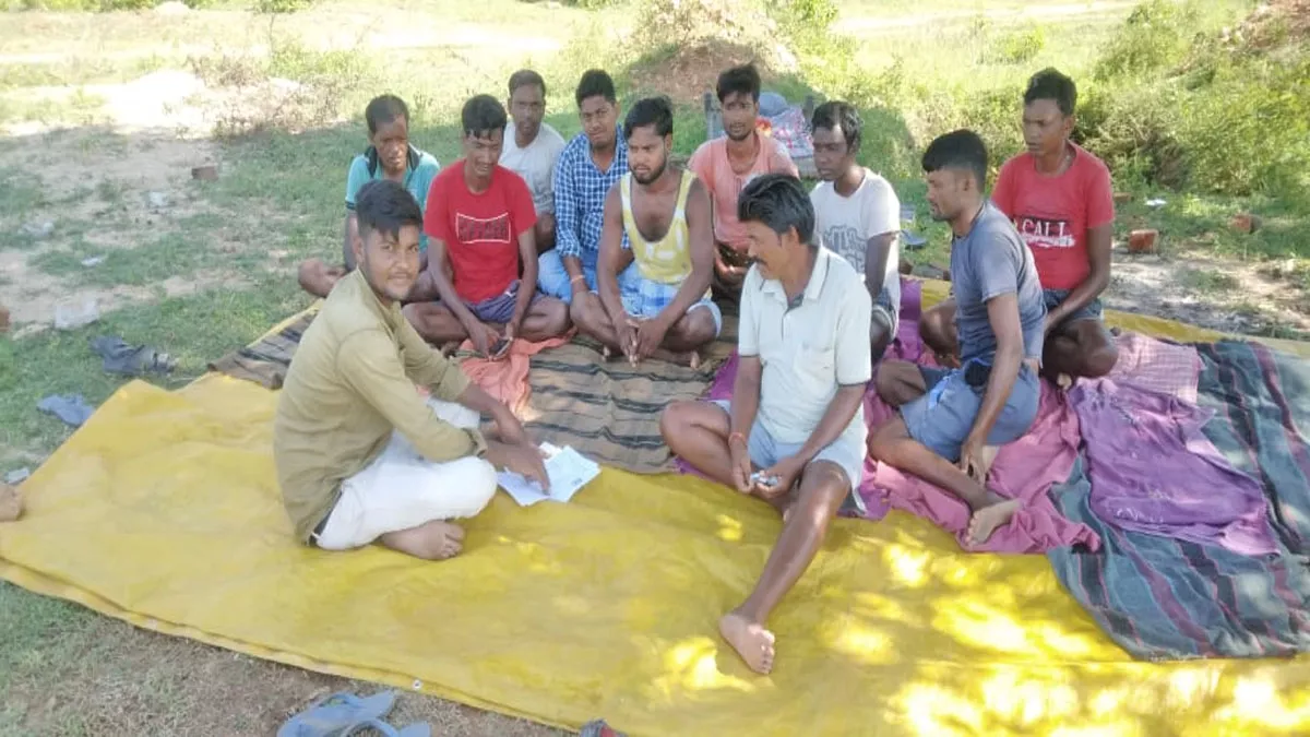 धनबाद युवा मंडल के सदस्य हर घर तिरंगा अभियान में ले रहे बढ़-चढ़ हिस्सा ...