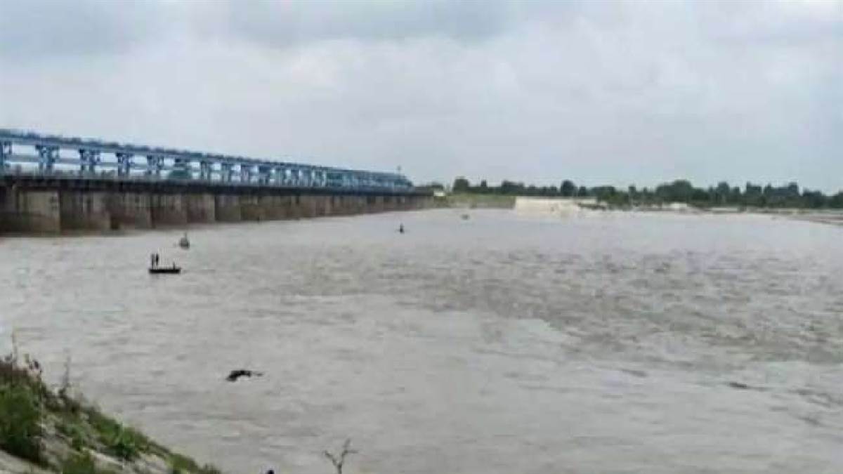 गंगा के तटवर्ती इलाके में रहने वाले हो जाएं सावधान, तेजी से बढ़ रहा है ...