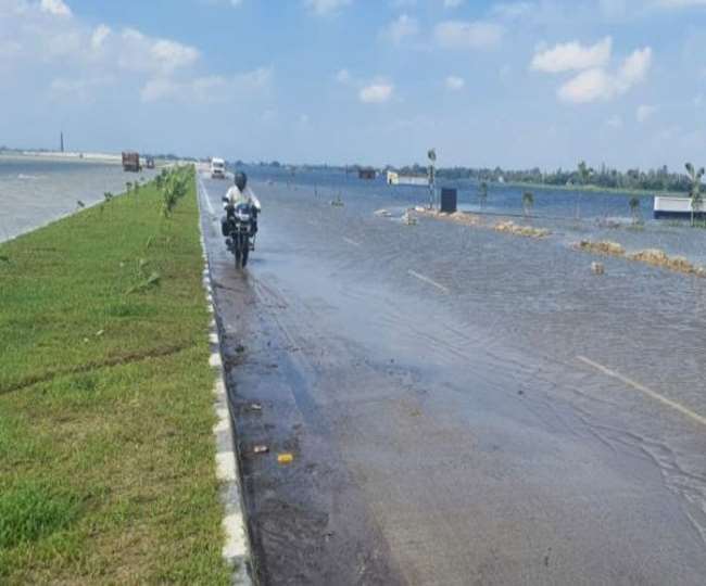Flood in Gorakhpur: रोहिन खतरे के निशान से नीचे, राप्ती के जलस्तर में ...