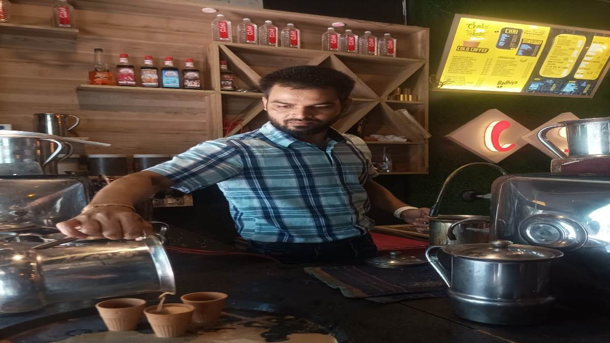 Chai Sutta Bar: वोदका कॉफी और पान चाय, शराब की तरह है यहां चाय और कॉफी के नाम, चकरा जाएंगे सुनकर ...