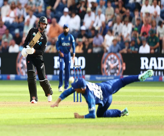 MS Dhoni के 'खास यार' ने मचाया बल्ले से गदर, बेकार गई Ben Stokes ...