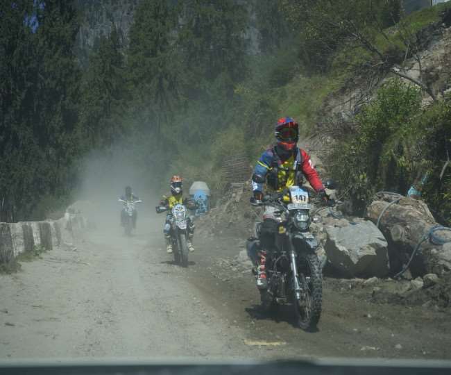 Rally of Himalayan: लाहुल की बेहद खतरनाक तंग व पथरीली सड़कों पर वाहन ...
