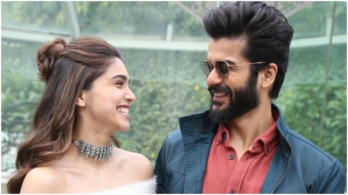 Sunny-Sharvari: गर्लफ्रेंड शरवरी वाघ संग डिनर डेट पर स्पॉट हुए सनी कौशल ...