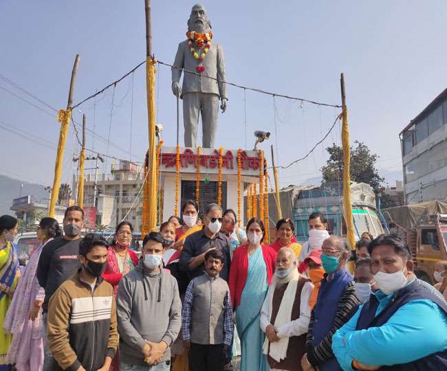 उत्तराखंड राज्य आंदोलन के प्रणेता इंद्रमणी बडोनी समेत सभी बलिदानियों को ...