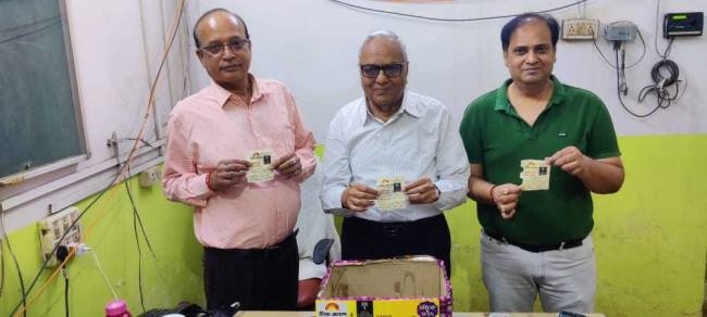 जागरण शापिग उत्सव के लकी ड्रा में सुमित प्रथम, शिल्पा द्वितीय और चंदर ...