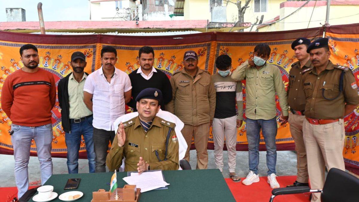 Almora News: दिल्ली-हरियाणा से लाकर पहाड़ पर बेची जा रही शराब, अल्मोड़ा पुलिस की बड़ी कार्रवाई ...