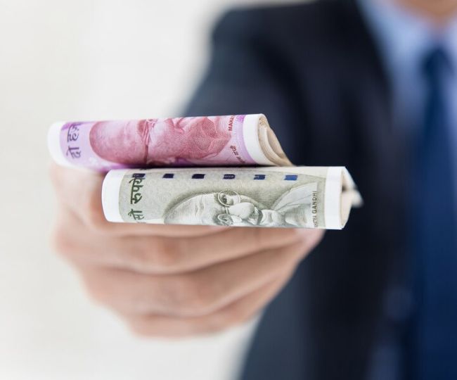 Origin of Salary: पहले तनख्वाह के नाम पर मिलता था नमक, 'सैलरी' का पैसों ...