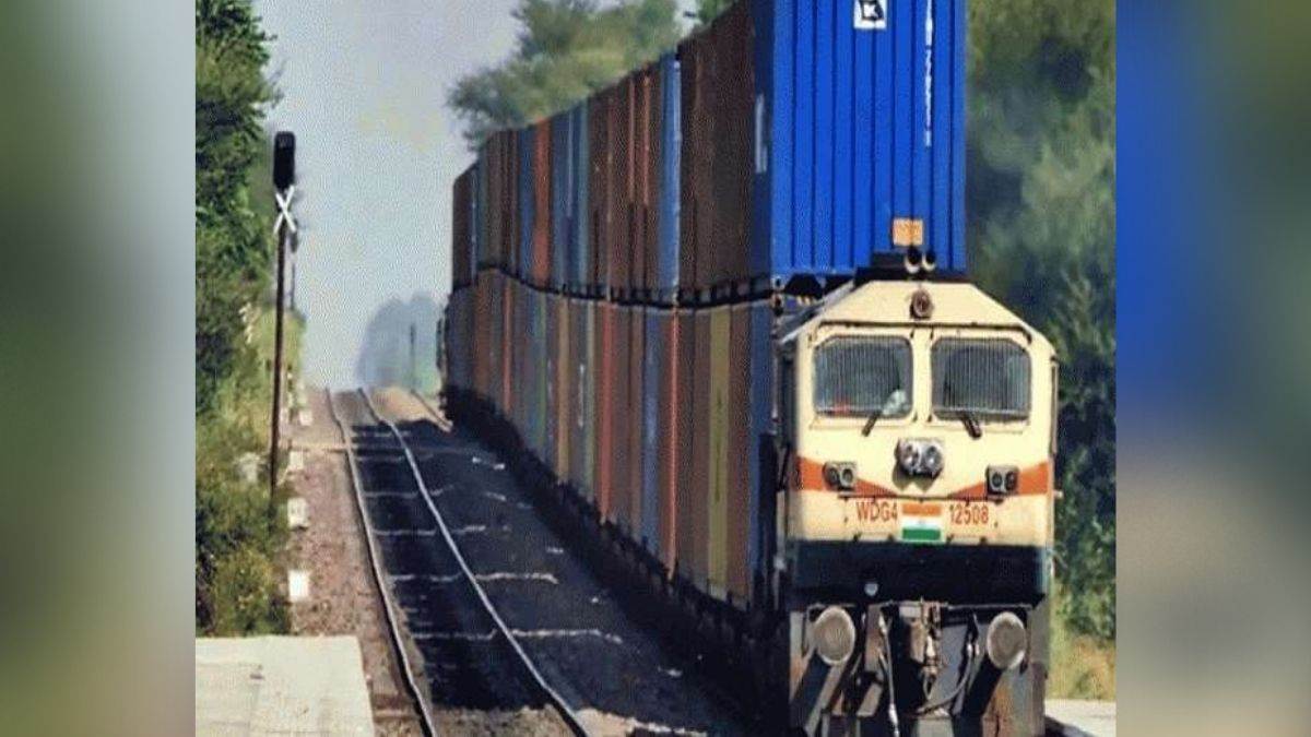 Indian Railways: नौतनवा में कंटेनर रेल टर्मिनल तैयार, अब नेपाल तक आसानी ...