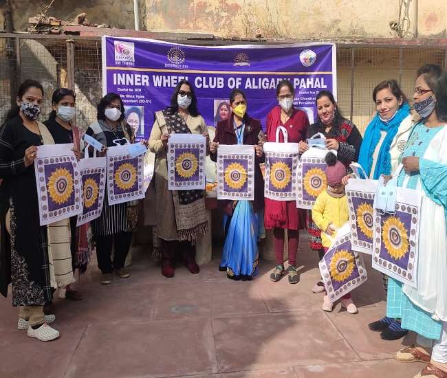 International Inner Wheel Day मास्‍क व कपड़े के थैले बांटकर पर्यावरण के ...