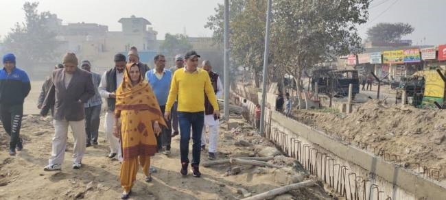 सर्कुलर चौक के निर्माण को लेकर नाला शिफ्टिग का काम तेज, चेयरपर्सन शीला ...