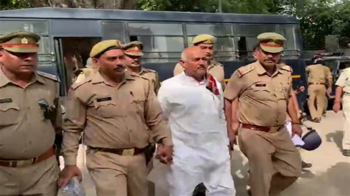 Rameshwar Singh Yadav: अलीगंज के पूर्व सपा विधायक रामेश्वर को गैंगस्टर समेत चार मामलों में ...