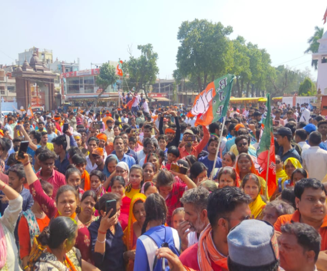 Gorakhpur Election Result 2022 गोरखपुर में भाजपाइयों ने मनाया जीत का