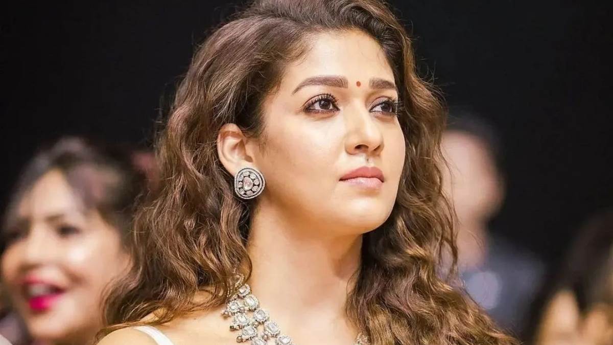 Nayanthara Angry Video: नयनतारा ने मंदिर में दी फैन को फोन तोड़ने की ...