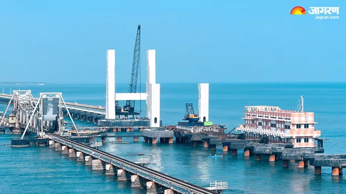Pamban Bridge: समंदर पर बने रेलवे के इस ब्रिज को देनी पड़ रही 'अग्नि ...