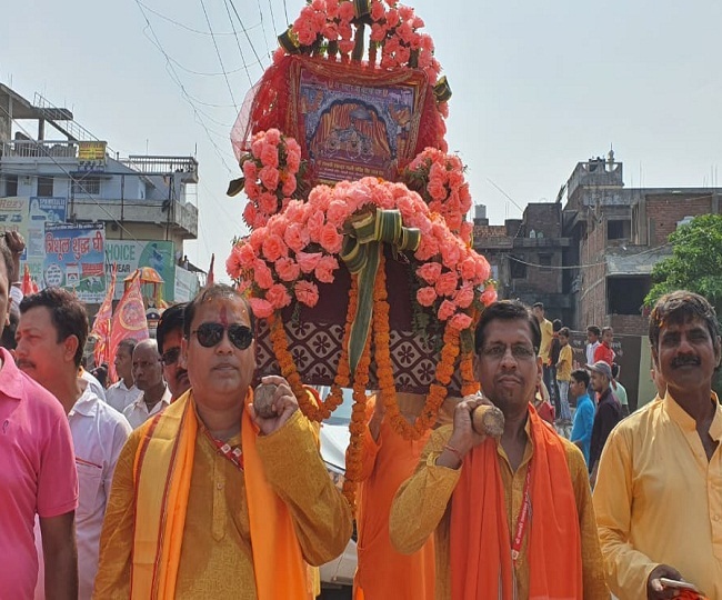 Janaki Navami: जय जानकी-जय सियाराम के उद्घोष से सीतामढ़ी का माहौल ...