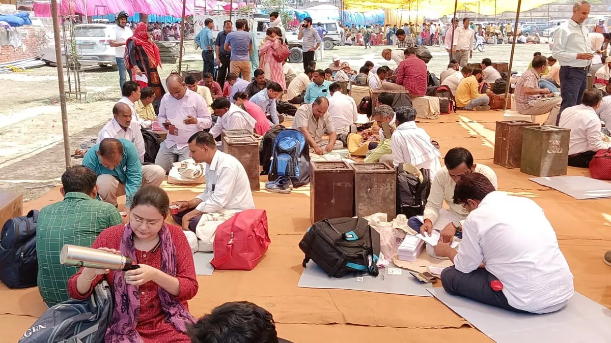 UP Civic Elections: अयोध्‍या में रवाना होने लगीं पोलिंग पार्टियां, नगर ...