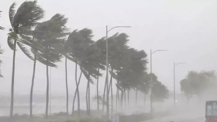 Bihar Weather Today: बिहार के 5 जिलों में बारिश का अलर्ट, बेवजह बाहर ...