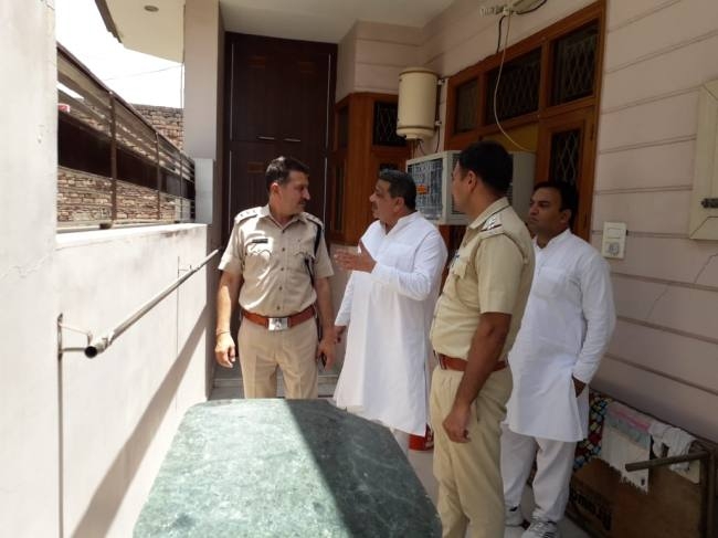 बरवाला से इनेलो विधायक वेद नारंग के घर में सेंधमारी, 70 हजार की नगदी व ...