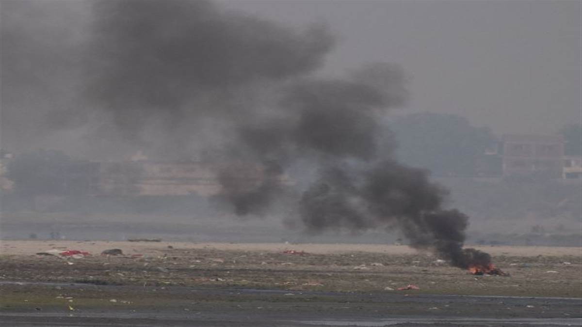 Agra Air Pollution: आगरा में प्रदूषण के स्तर में मामूली कमी, जानिये ...