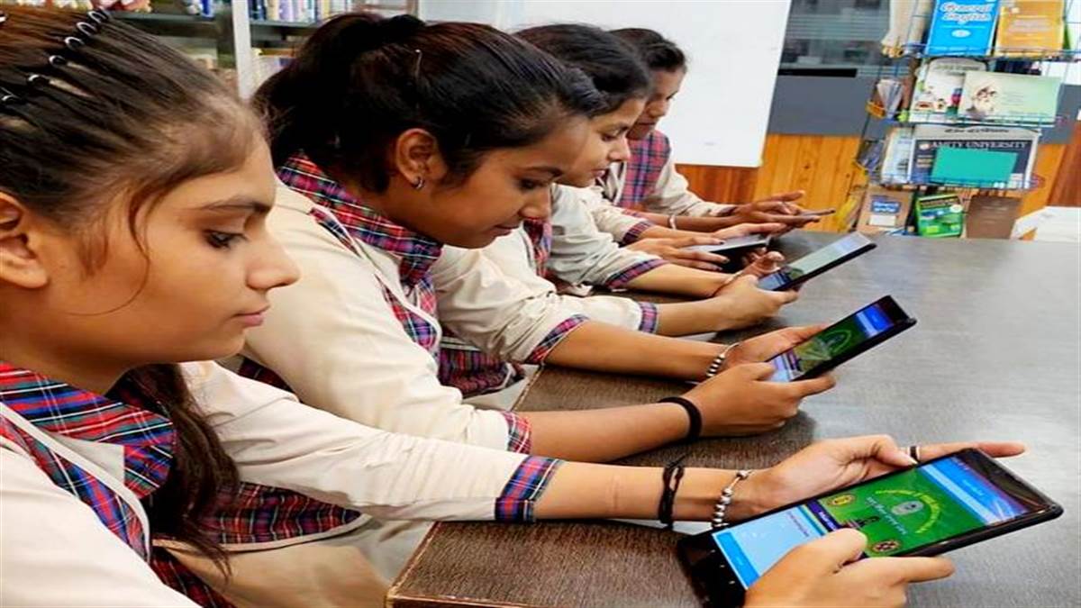 पटियाला में पंजाब का पहला सरकारी स्कूल, जहां की डिजिटल लाइब्रेरी में ...