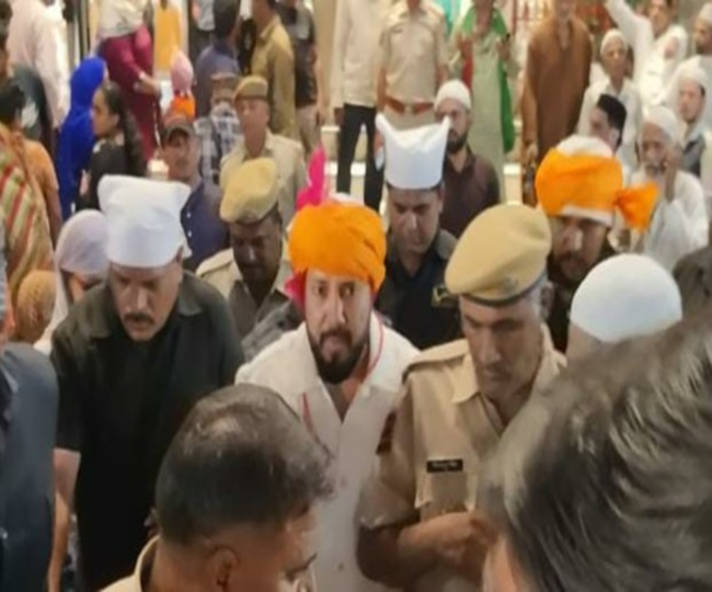 Rajasthan: मीका सिंह ने 'स्वयंवर-मीका दी वोटी' की कामयाबी के लिए ख्वाजा ...